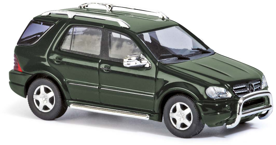 Busch 48571, Mercedes-Benz ML 55 AMG »Offroad« darkred